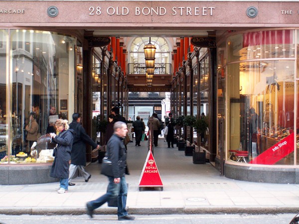 Luxury Guide: Find The Best High-End Shopping Streets