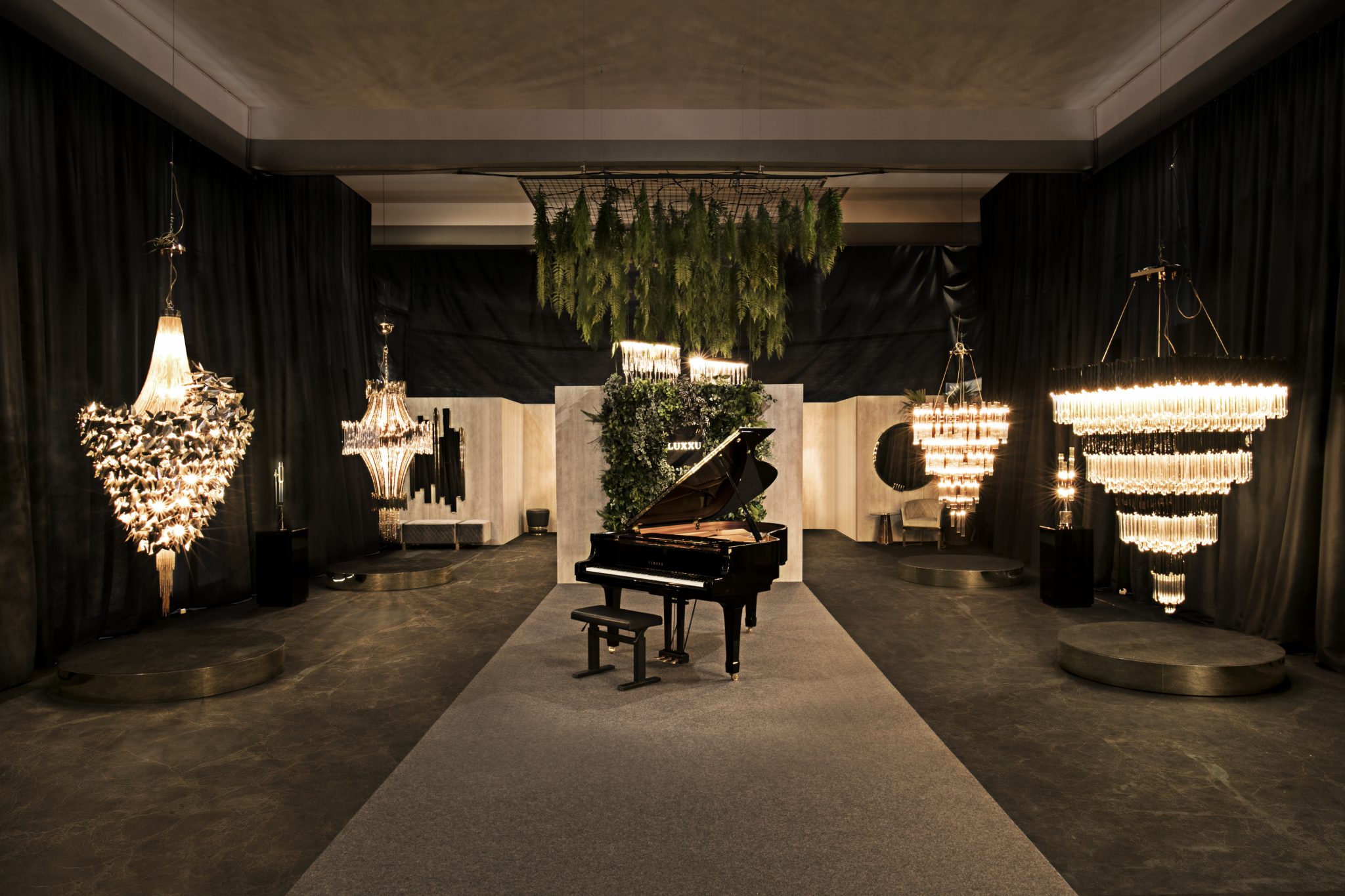 Behind the Scenes - An art gallery of lighting