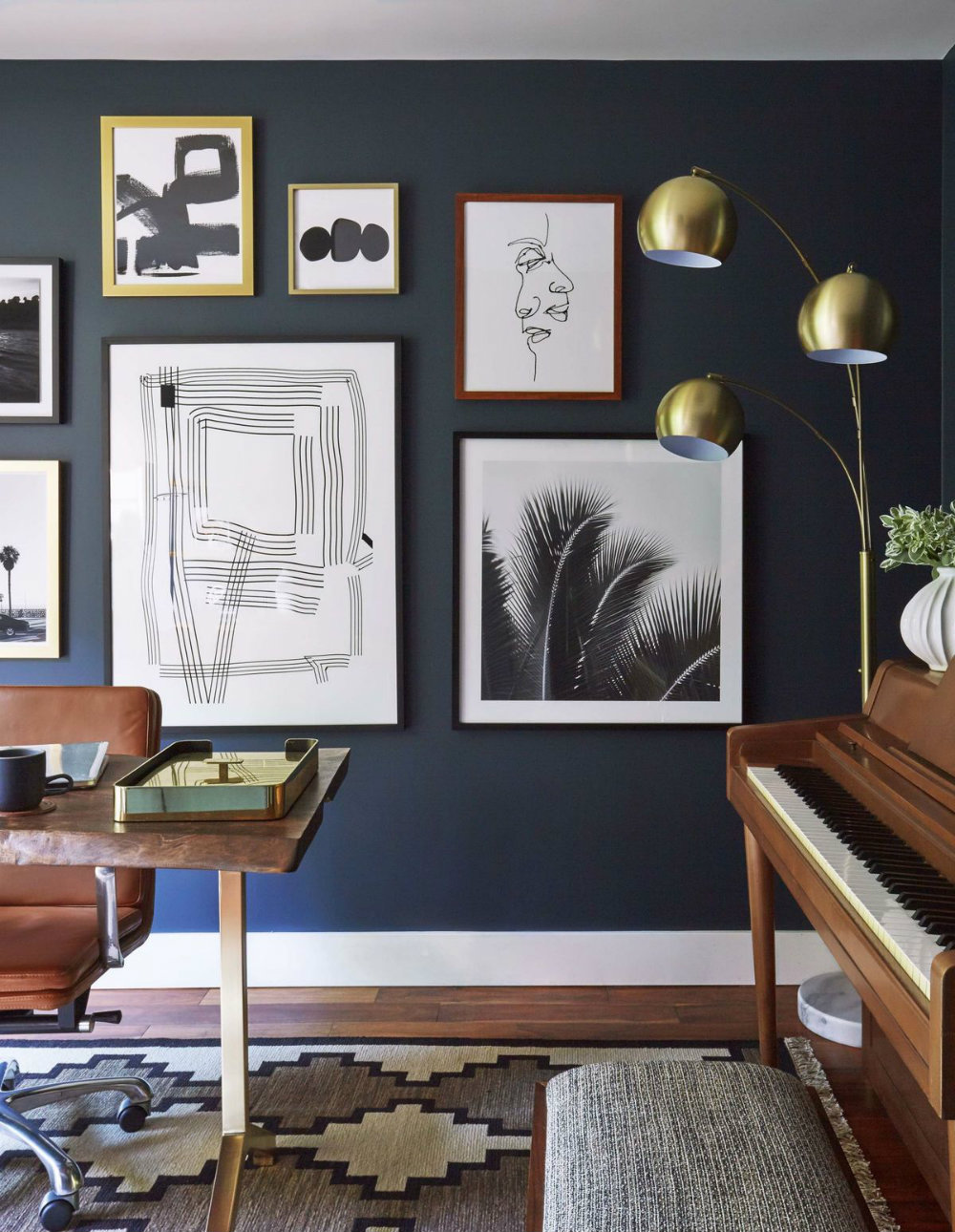 The Trendy Navy Blue and Gold Color Scheme - 6 ways to use it