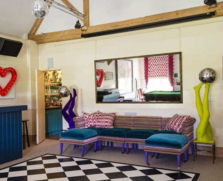 JR Design: Projects With Acute Visual Sense And Passion For Detail