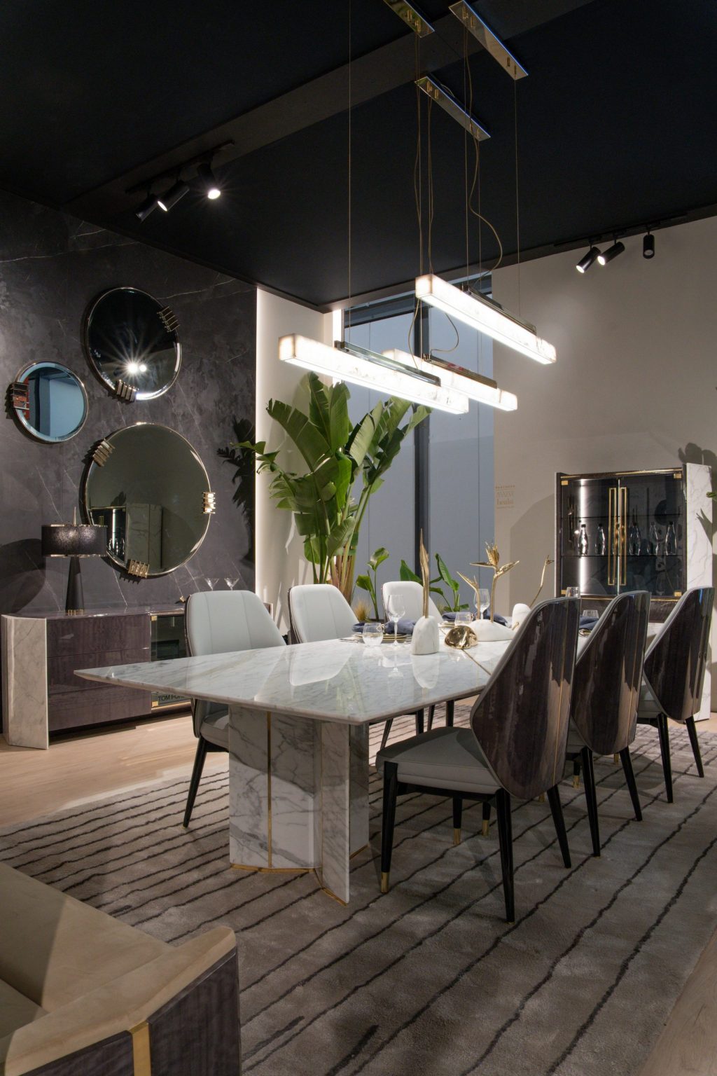 Marble Goes Modern: Decorating With Rawness